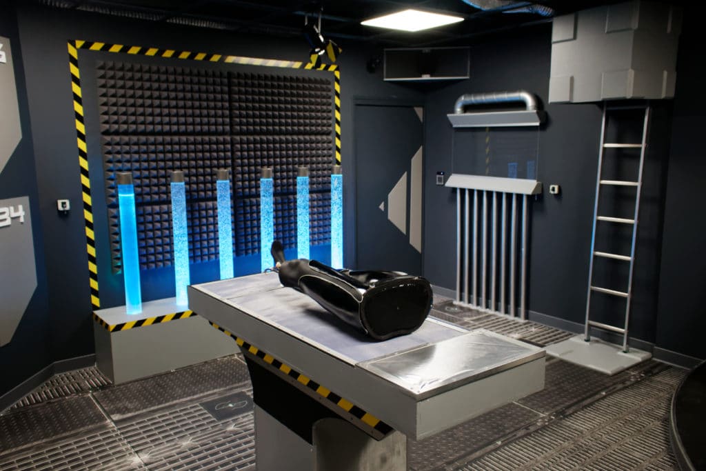 Digital Escape Game vs Physical Escape Game: advantages and disadvantages.