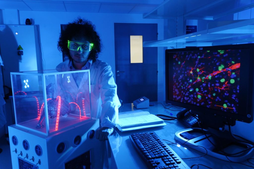 Digital Escape Game vs Physical Escape Game: advantages and disadvantages.