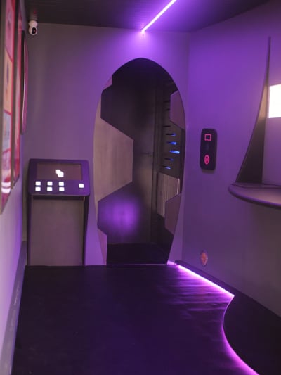 Physical Escape Room builder – Custom Container, Mobile Game, Puzzle design