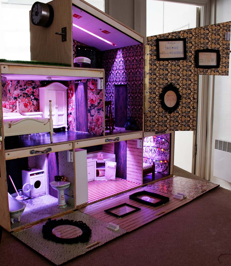 Physical Escape Room builder – Custom Container, Mobile Game, Puzzle design